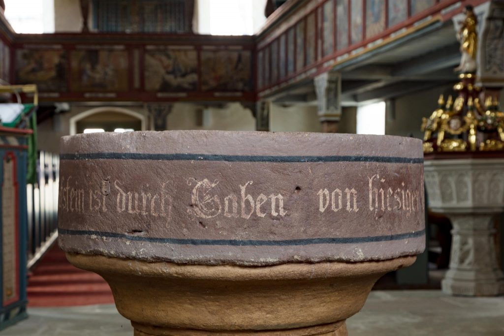 Taufstein - Markgrafenkirchen